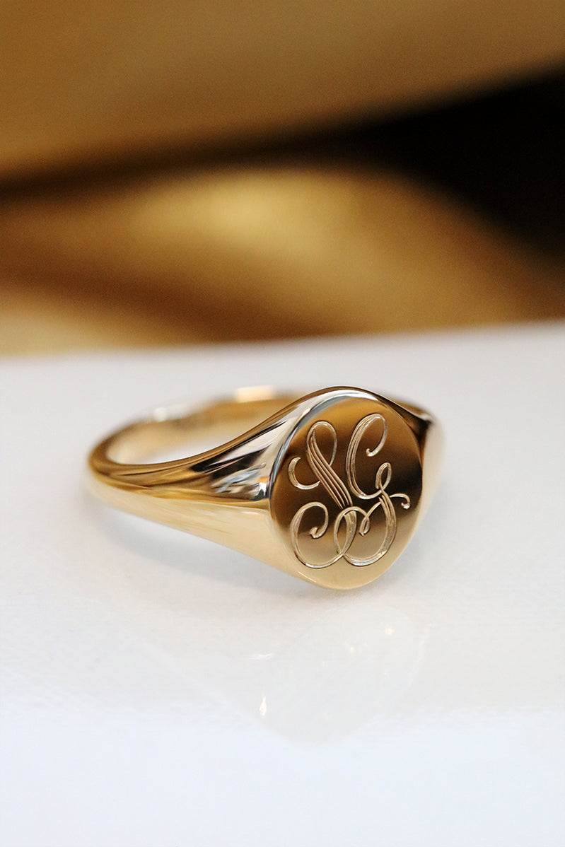Monogram Oval Signet Ring Yellow Gold | Scarlett Jewellery Label